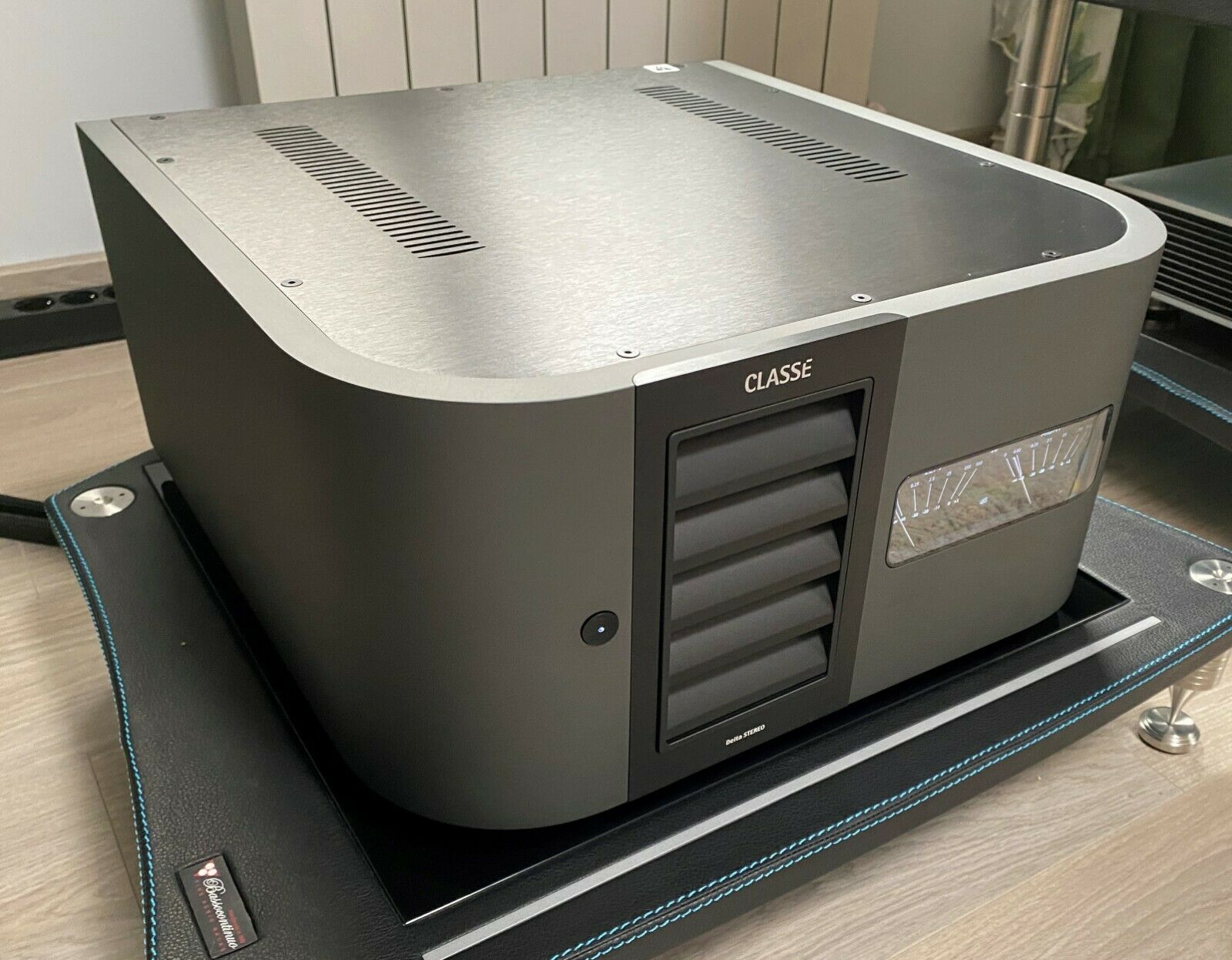 Classe Audio Delta Stereo Power Amplifier (2x300W)