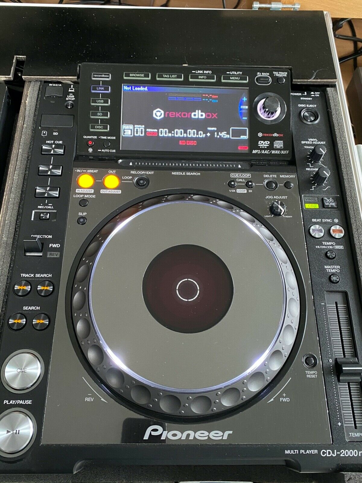 2x CDJ 2000 Nexus mit DJM 2000 Mixer im Profi Case - Top Zustand