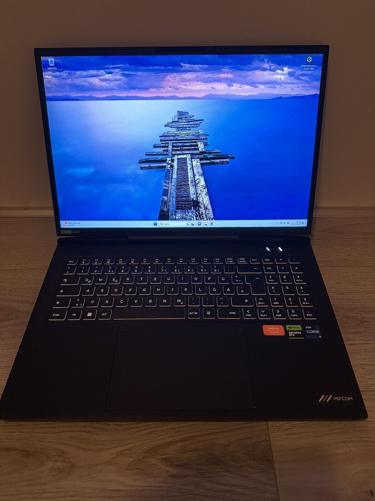 Mifcom 17" i9 + RTX4080 I 2560 x 1600, 240Hz Laptop